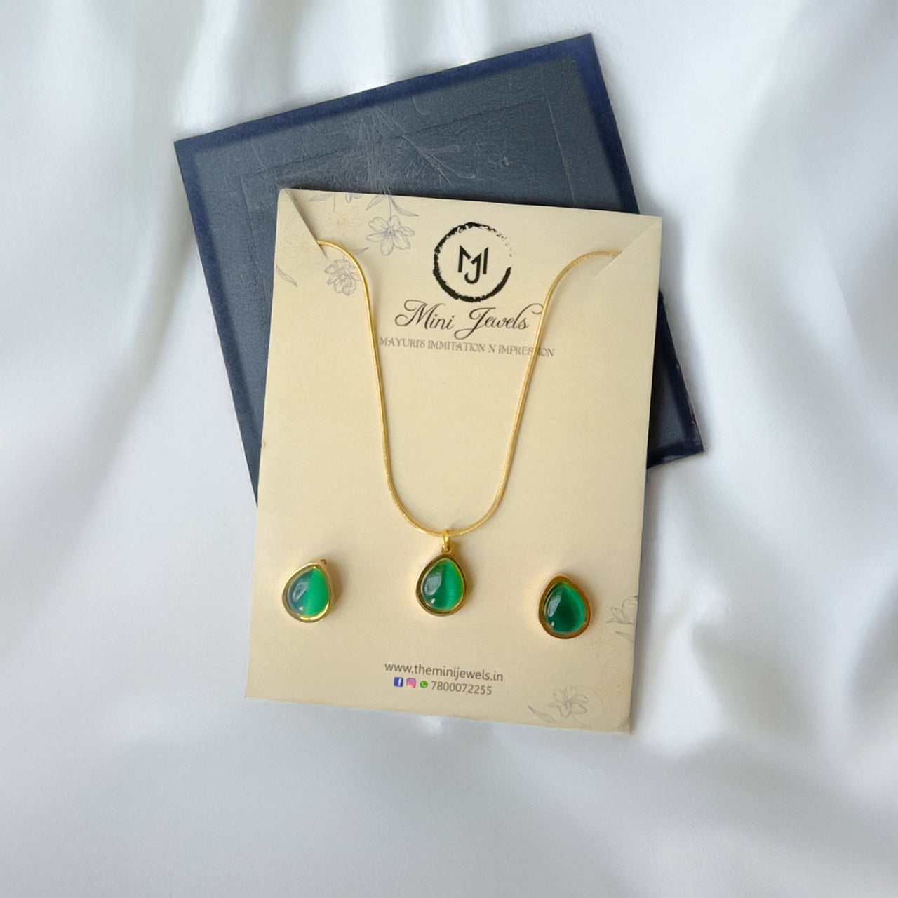 Crag Teardrop Set – Emerald Green – The Mini Jewels